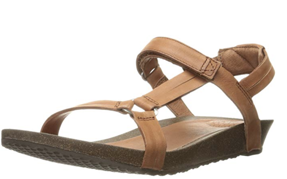 The 5 Best Sandals for Teachers - Lindsay Bowden